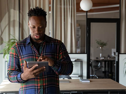 5 ways to build a good reputation at work | TopCV